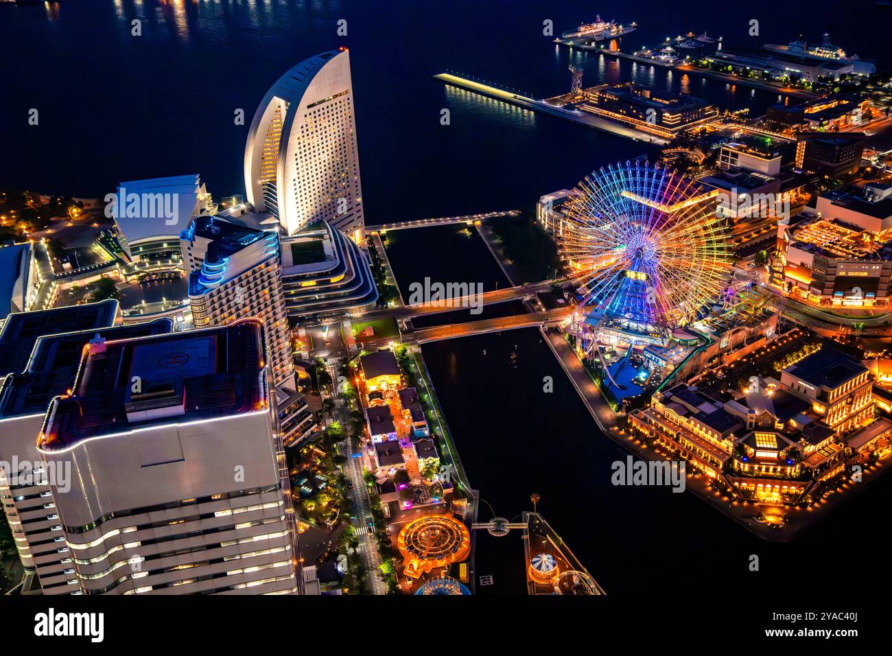 Yokohama Ferris Wheel Cosmo Clock 21 view from Landmark tower in ...