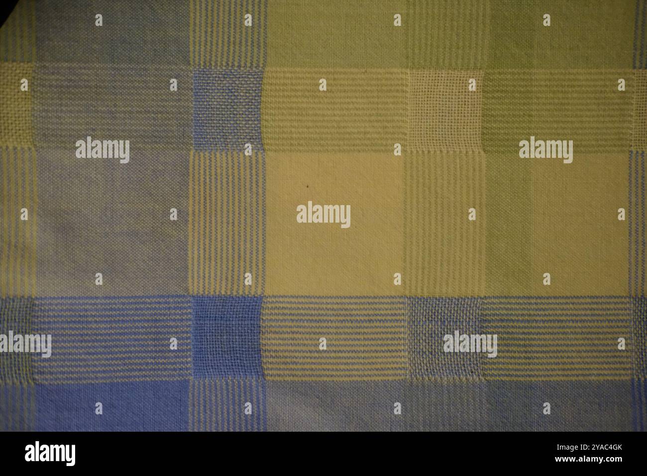 Knit wool plaid background pattern. Traditional warm checkered handmade ...