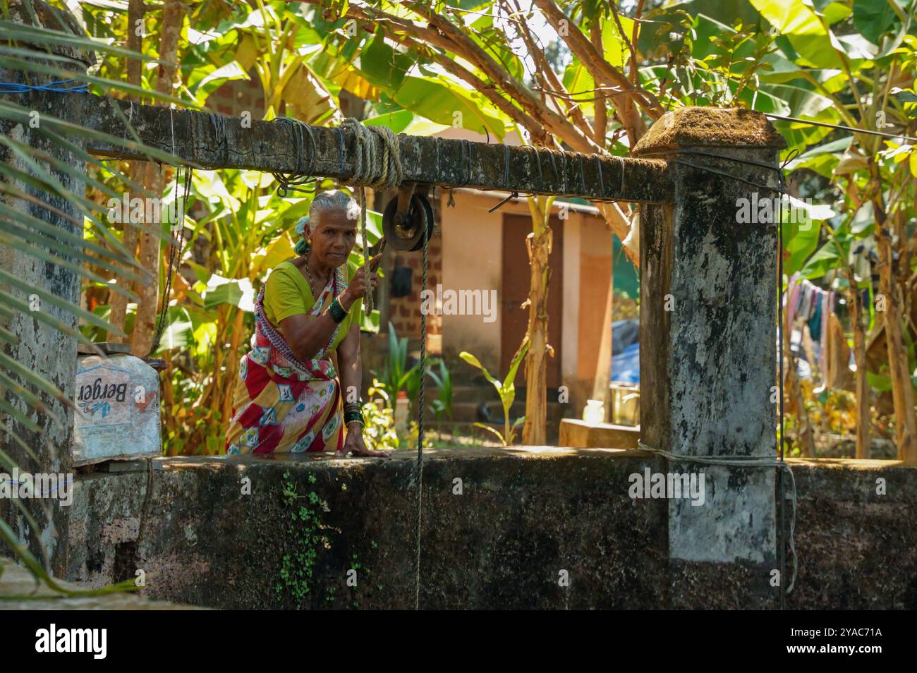Indian village women near house hi-res stock photography and images - Alamy