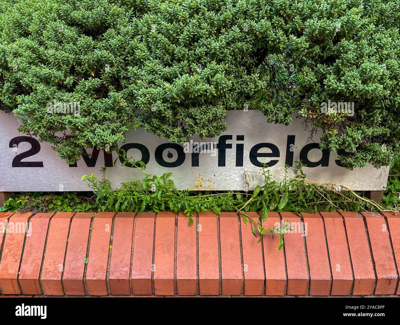 2 Moorfields sign Stock Photo - Alamy