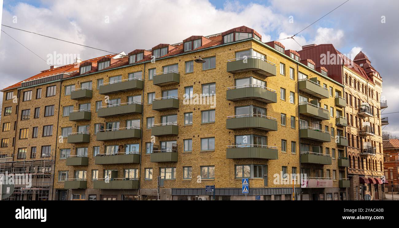 Seven storey apartment building hi-res stock photography and images - Alamy
