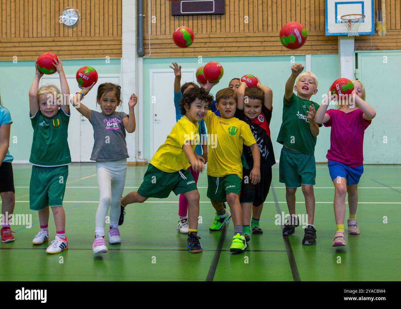 Football practise children hi-res stock photography and images - Alamy