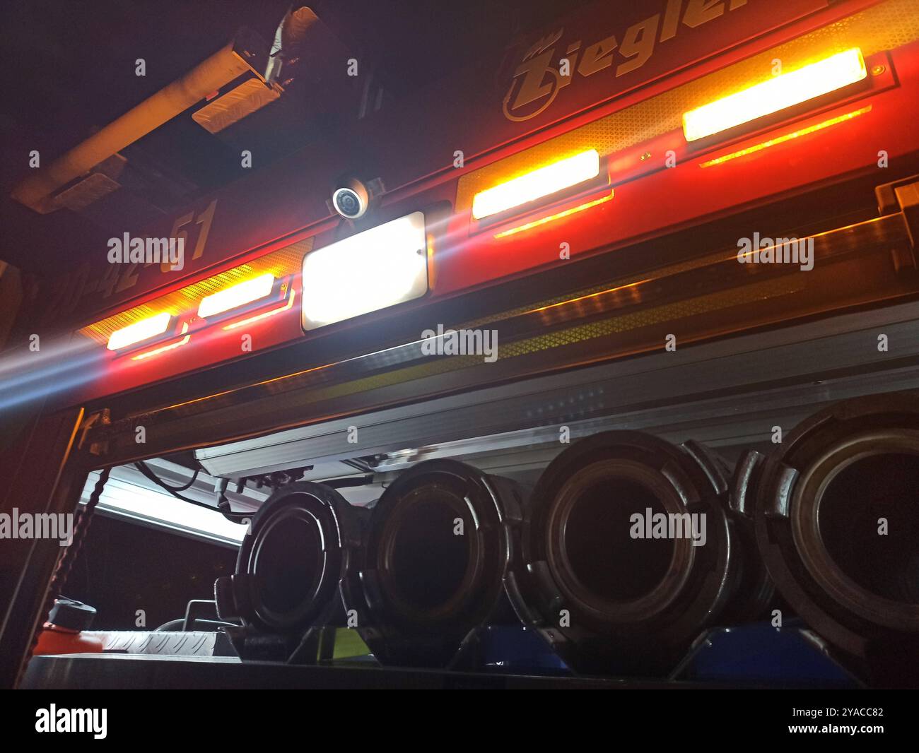 Feuerwehr-Blaulicht Feuerwehr in verschiedenen Bildern und Aktionen in ...