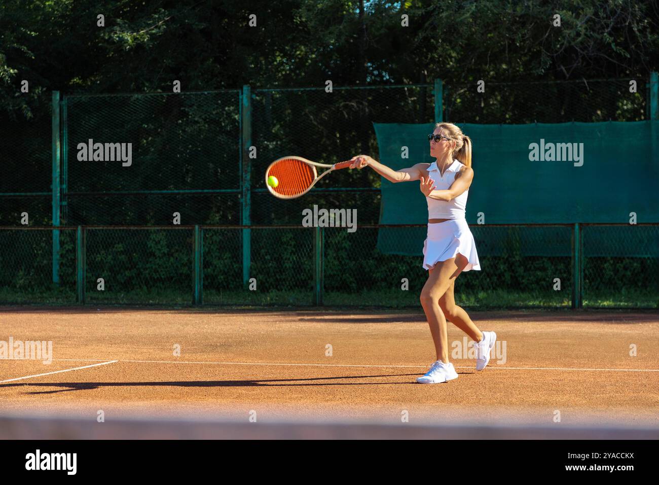 Tennis ball hitting ground hi-res stock photography and images - Alamy
