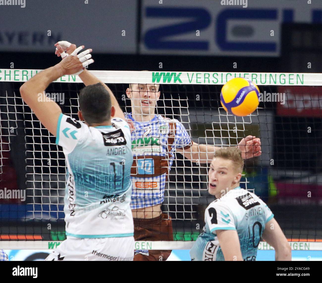 von links Michael ANDREI (Dueren), Daniel GRUVAEUS (Herrsching), Tomi SAARINEN (Dueren), He ...