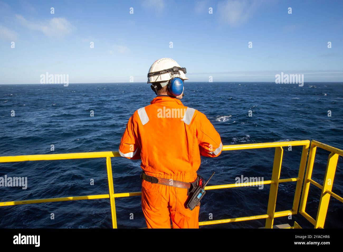 Oil and gas worker, on an oil rig Stock Photo - Alamy
