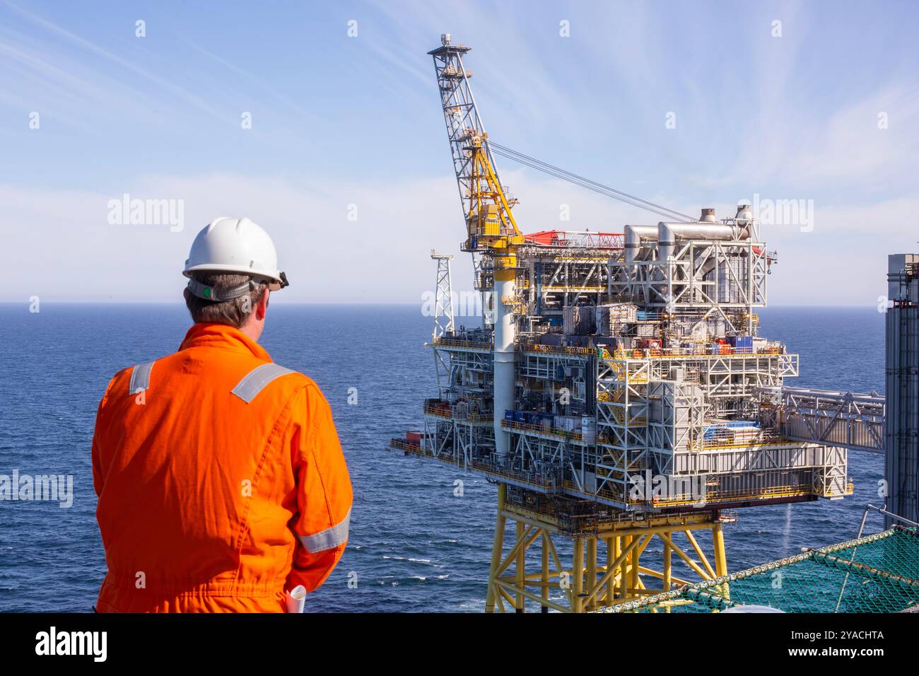 Oil and gas worker, on an oil rig Stock Photo - Alamy