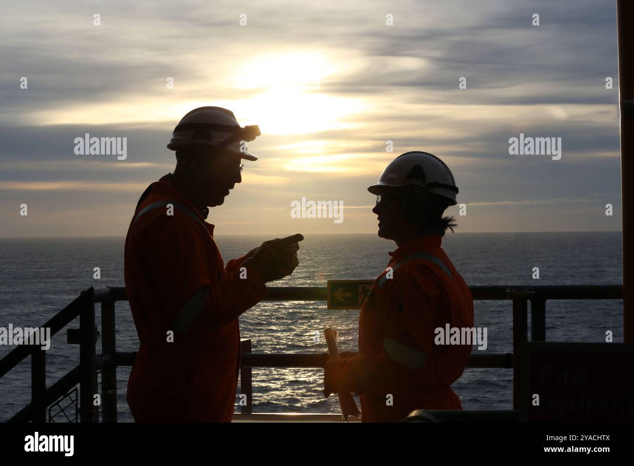 Oil and gas workers, on an oil rig Stock Photo - Alamy