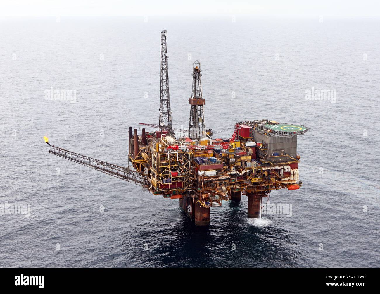 Oil rig in the north sea Stock Photo - Alamy