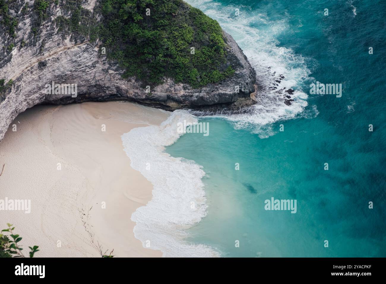 Beautiful beach rocks turquoise hi-res stock photography and images - Alamy