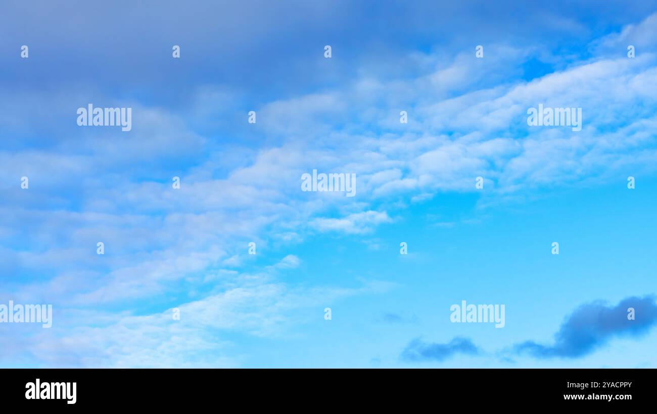 Blue sky clouds in nature hi-res stock photography and images - Alamy