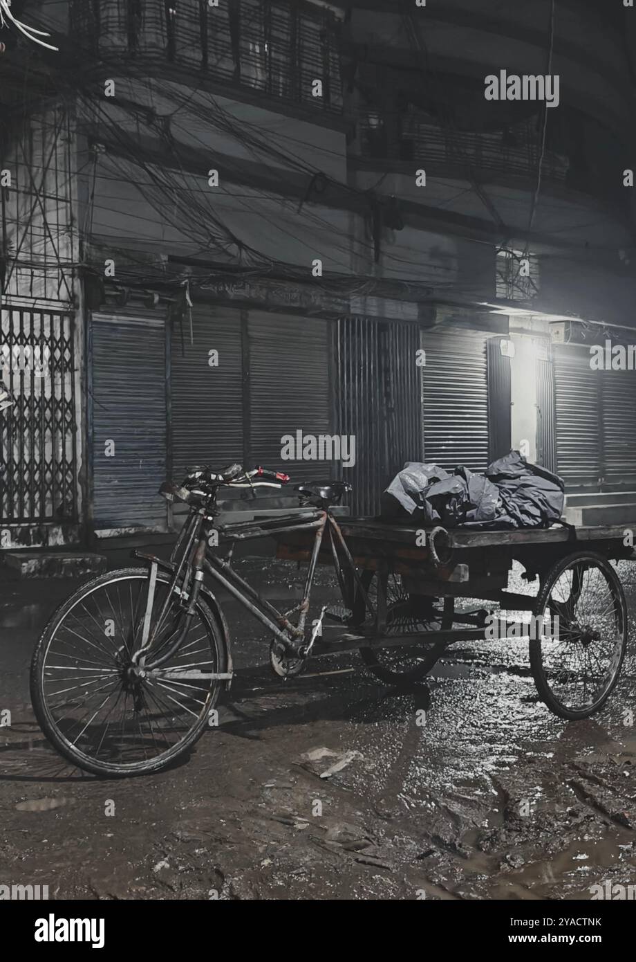 Three wheeled motorized vehicle hi-res stock photography and images - Alamy