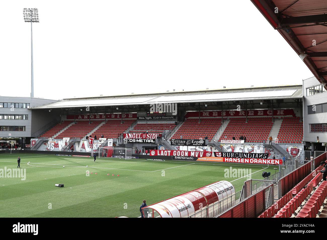MAASTRICHT, Netherlands. 13th Oct, 2024. football, Dutch Keuken ...