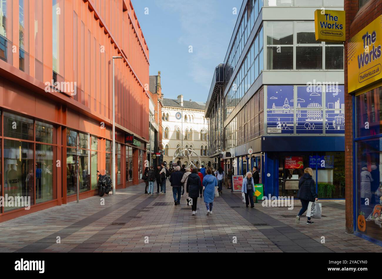 Belfast County Antrim October 07 2024 - Shoppers in Castle Lane looking ...