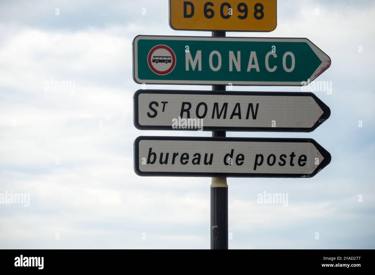 Traffic on roundabout in monaco hi-res stock photography and images - Alamy