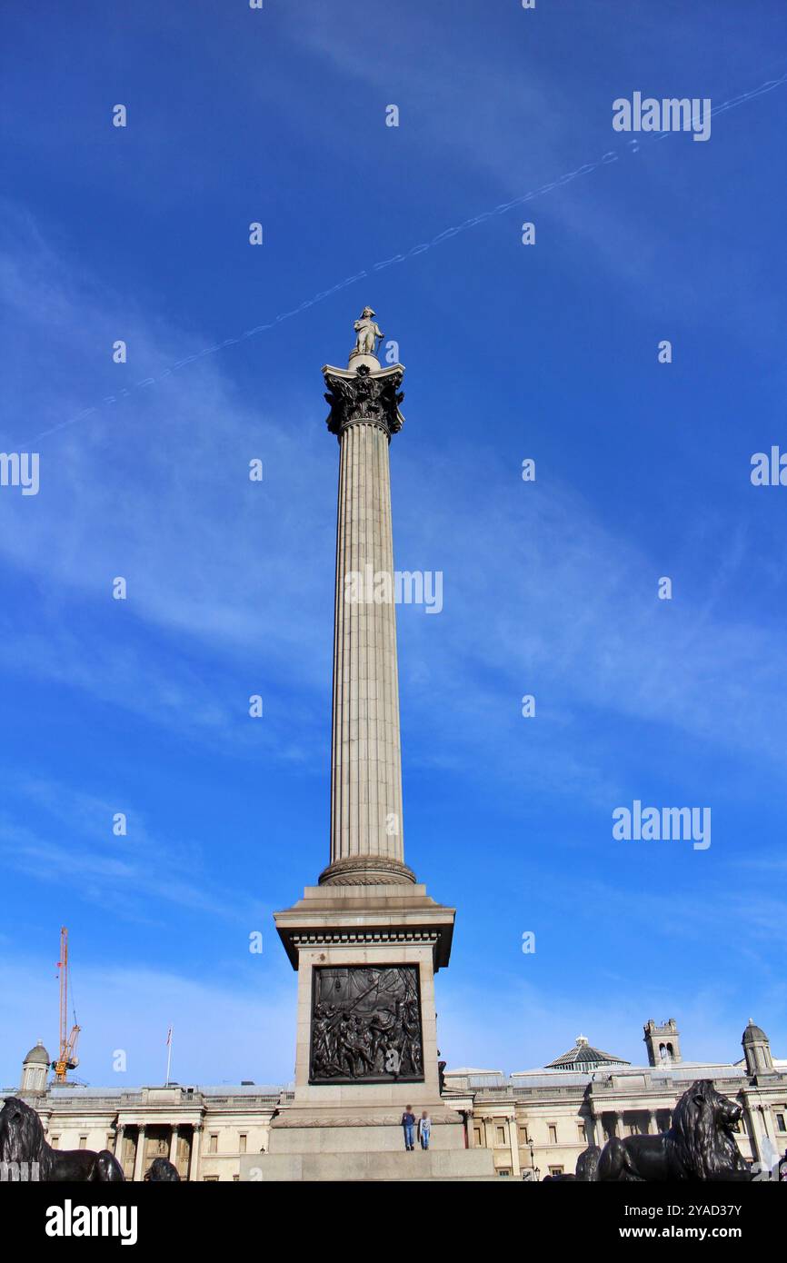 Nelsons column in london hi-res stock photography and images - Alamy