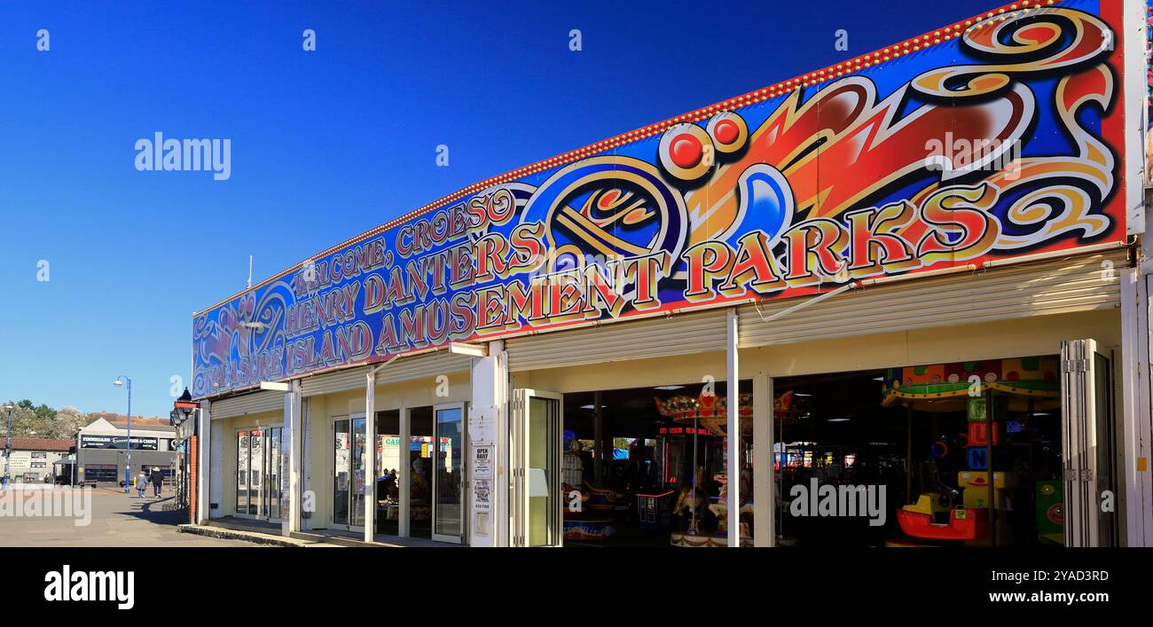 Henry Danter's Treasure Island Amusement Parks arcade at Barry Island ...