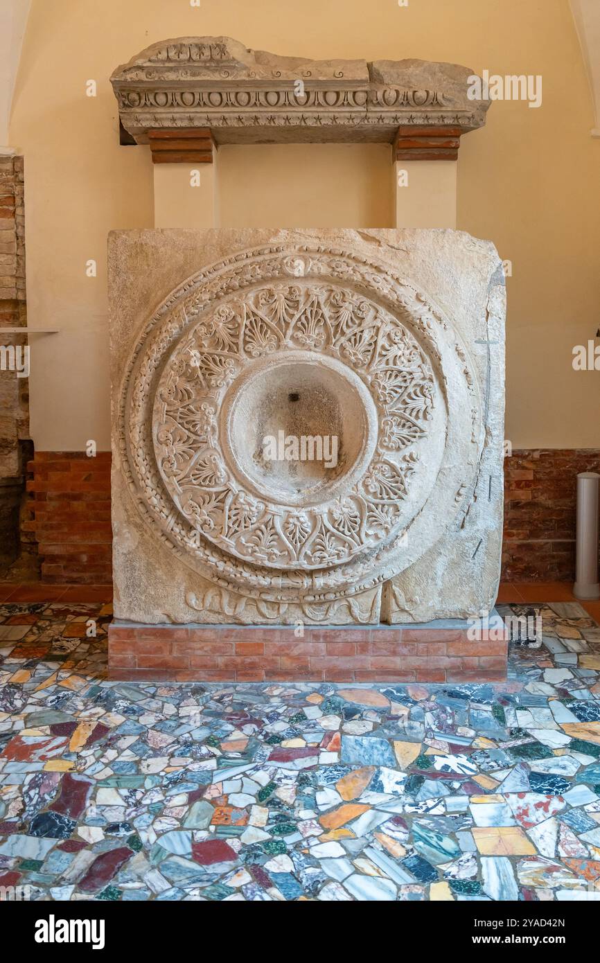 Engraving ancient roman ruins hi-res stock photography and images - Alamy
