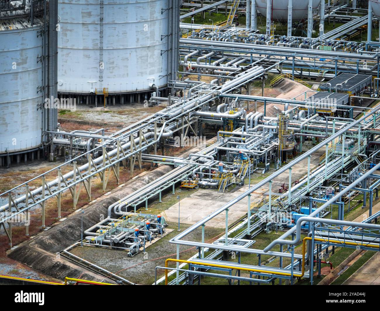 Industrial oil refinery and petrochemical plant with extensive steel ...
