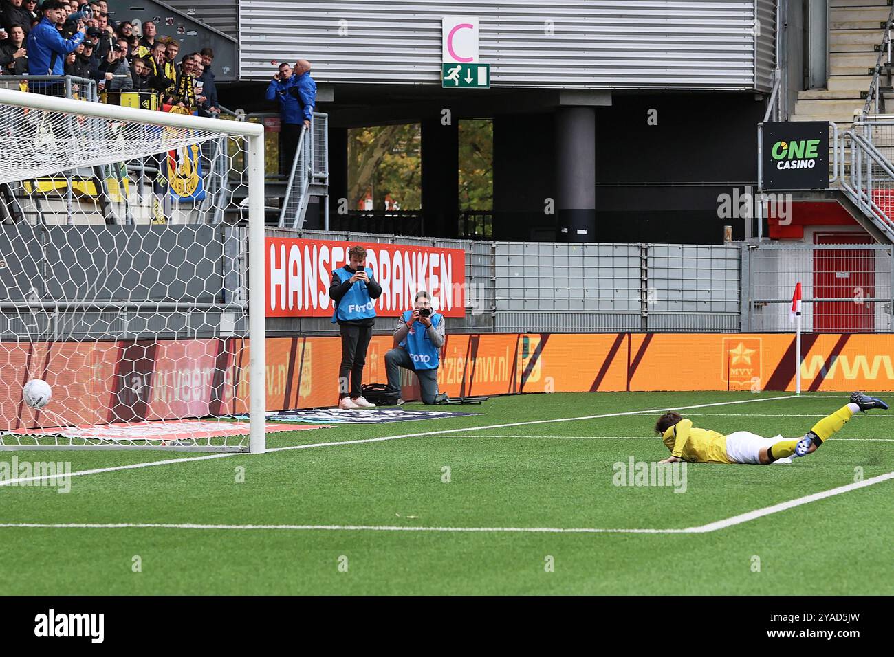 MAASTRICHT, Netherlands. 13th Oct, 2024. football, Dutch Keuken ...