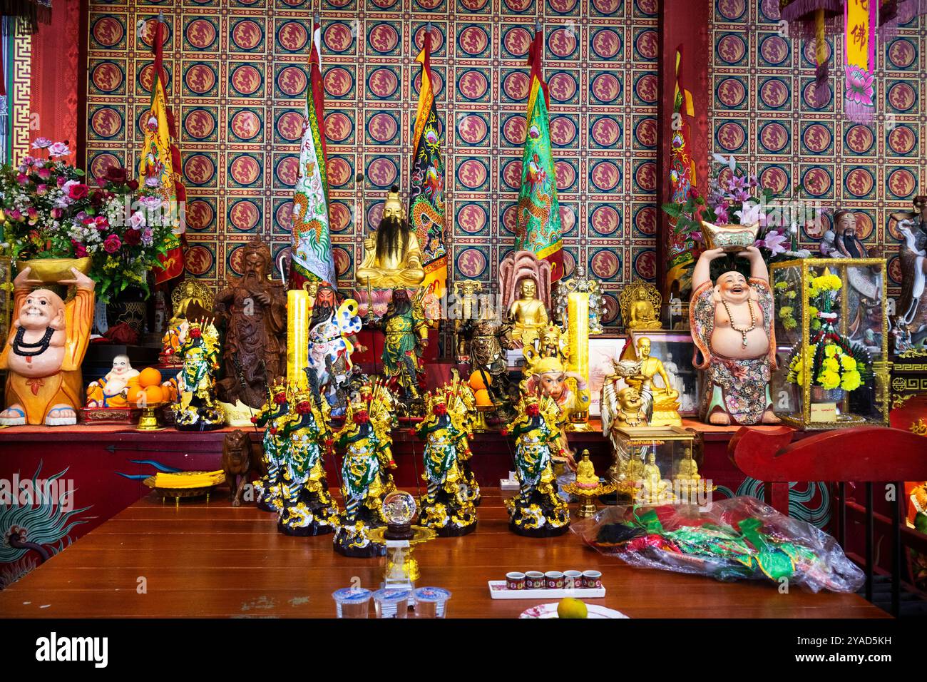 Ancient Chao Por Guan Yu Shrine and Antique chinese almshouse temple ...