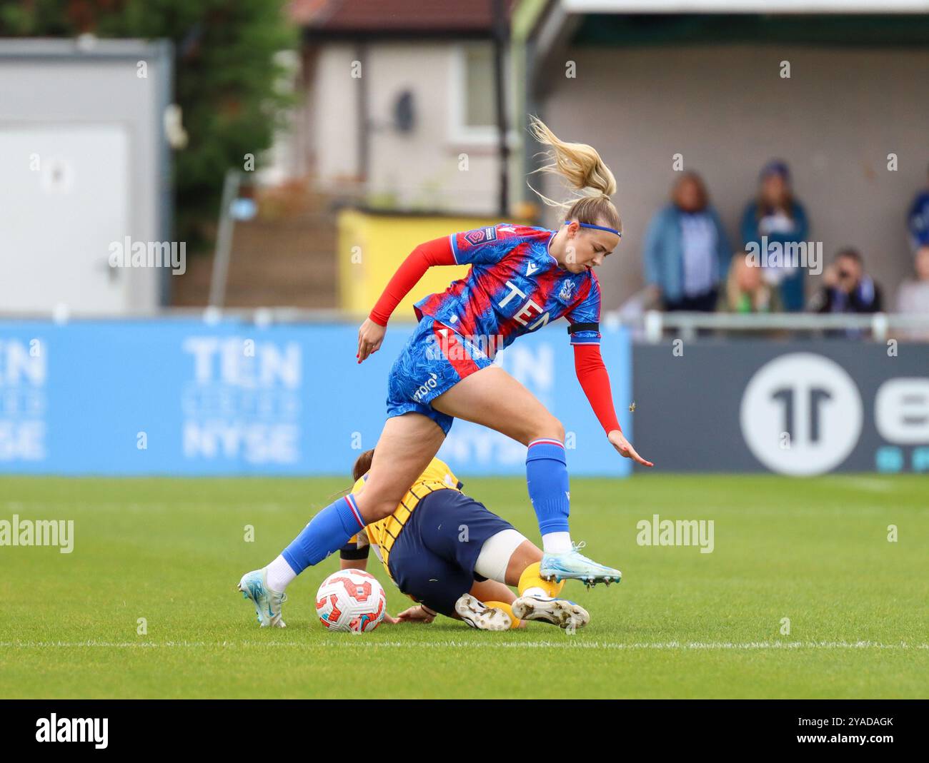 VBS Community Stadium, Sutton, London, UK. 13th Oct, 2024. Lexi Potter ...