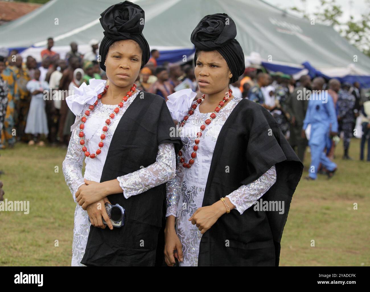 Kehinde Oladapo and Taiwo Oladapo, female twins, pose for a photograph ...