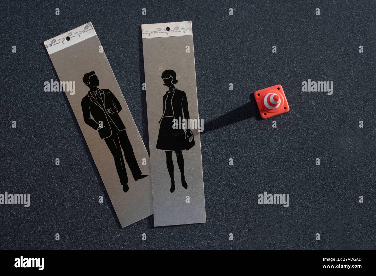 WC GER, 20241010, Symbolbild, WC, Toilettenbezeichnung ...