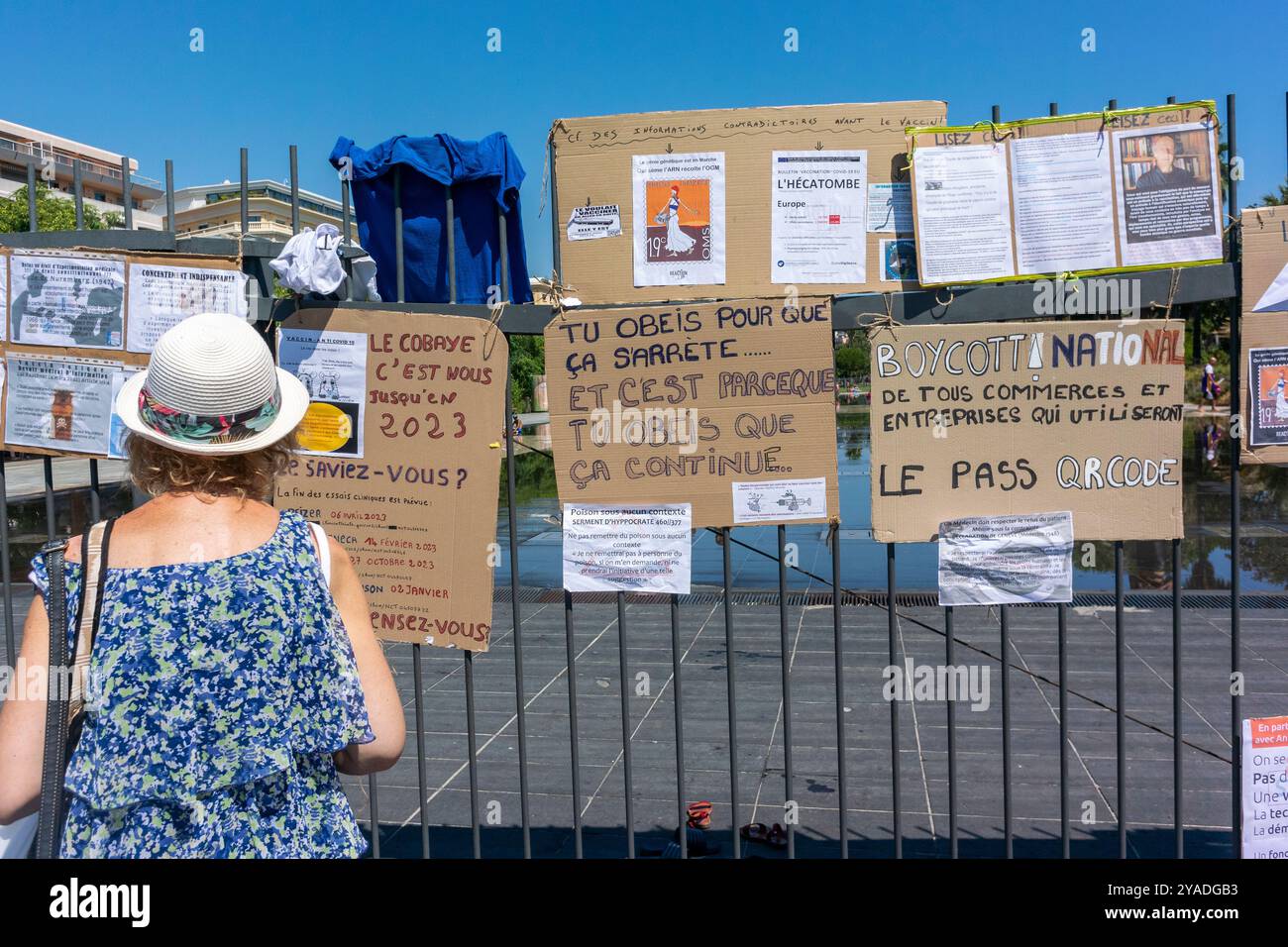 Nice, France, Close Up, Handwritten Posters, Anti-Vax, Anti Covid-19 ...