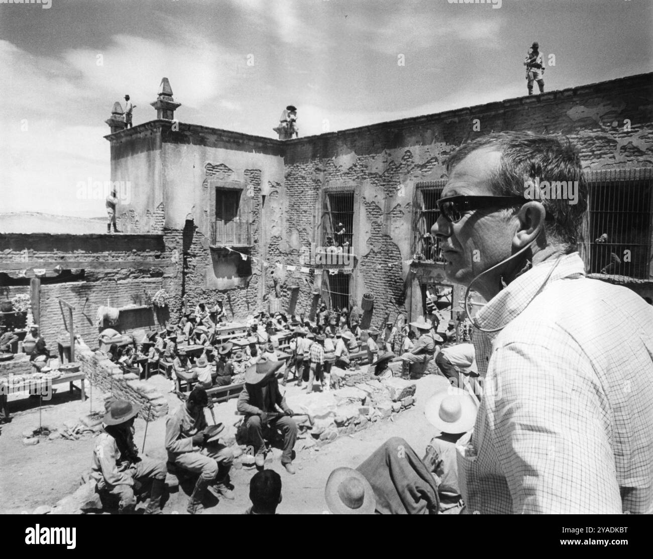 SAM PECKINPAH on the set of THE WILD BUNCH 1969 Director SAM PECKINPAH Cinematography LUCIEN ...