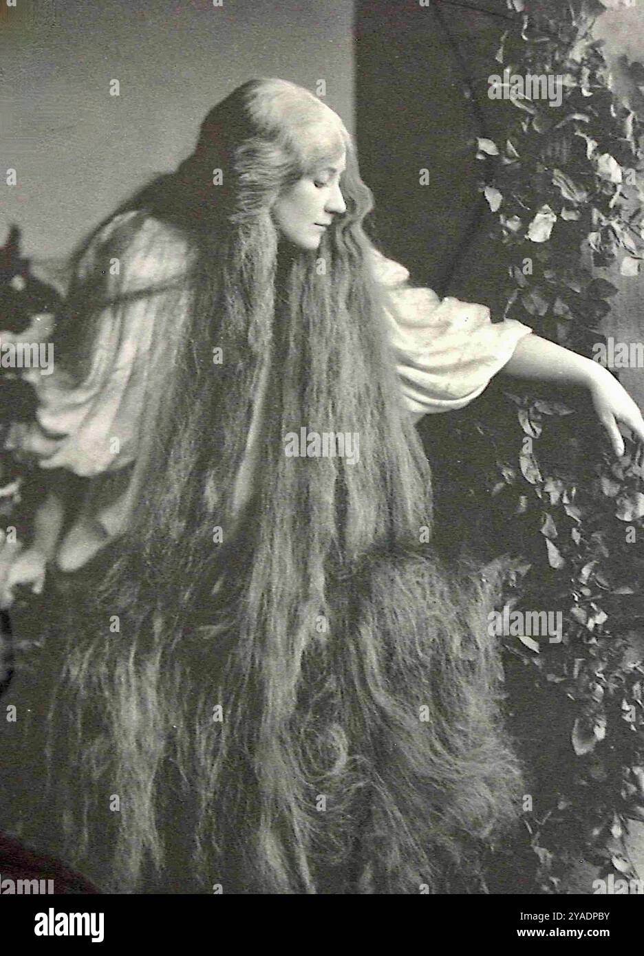 Rudolf Eickemeyer, Jr. (American photographer) - Mary Garden - dressed ...