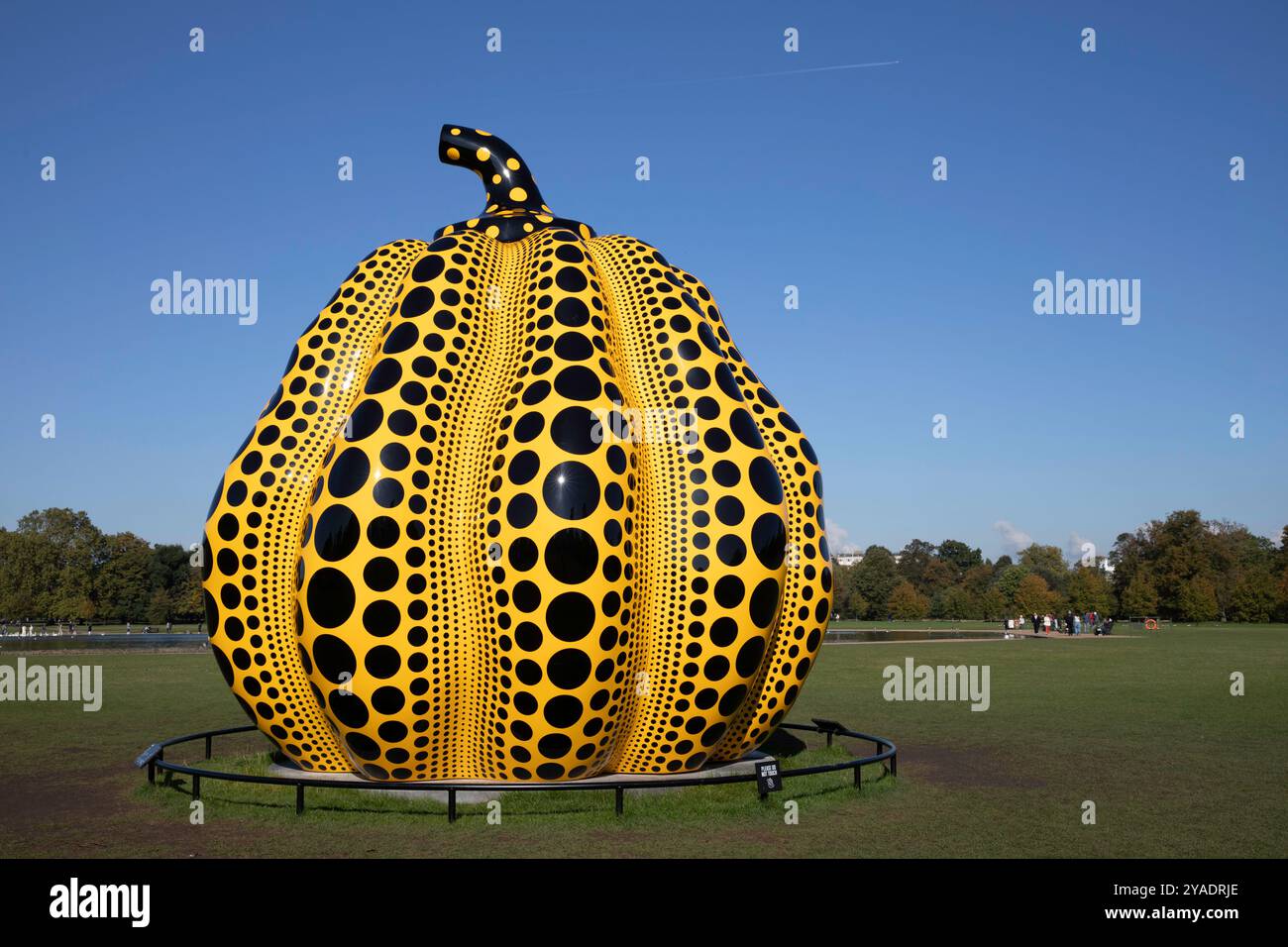 Yayoi Kusama's Pumpkin art installation at the Round Pond in Kensington ...