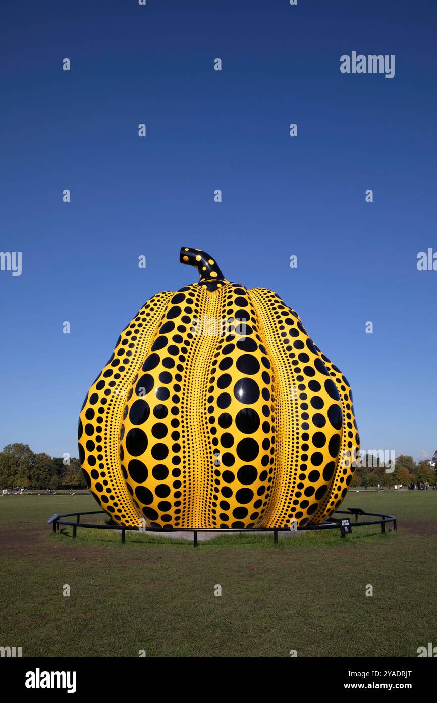 Yayoi Kusama's Pumpkin art installation at the Round Pond in Kensington ...