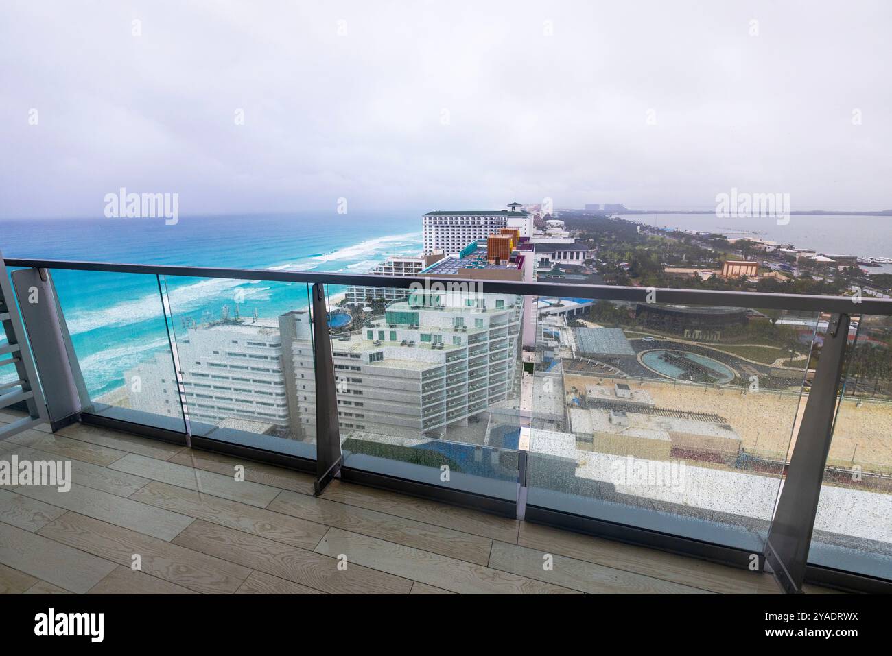 Aerial view cancun resort overlooking hi-res stock photography and ...
