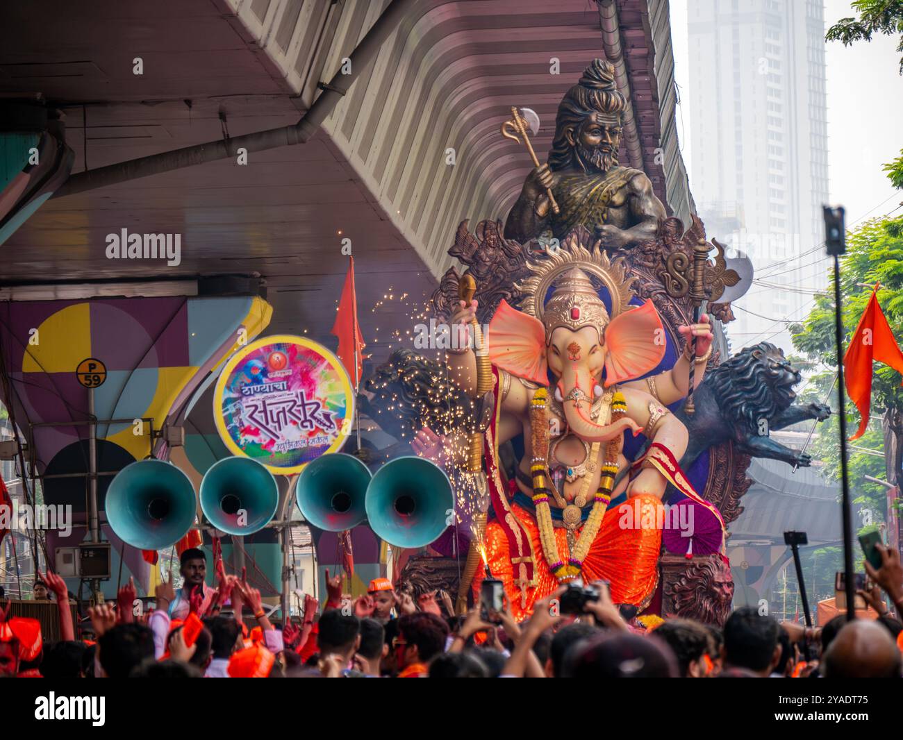 MUMBAI, INDIA - Sept 28, 2023 : Thousands of devotees bid adieu to ...