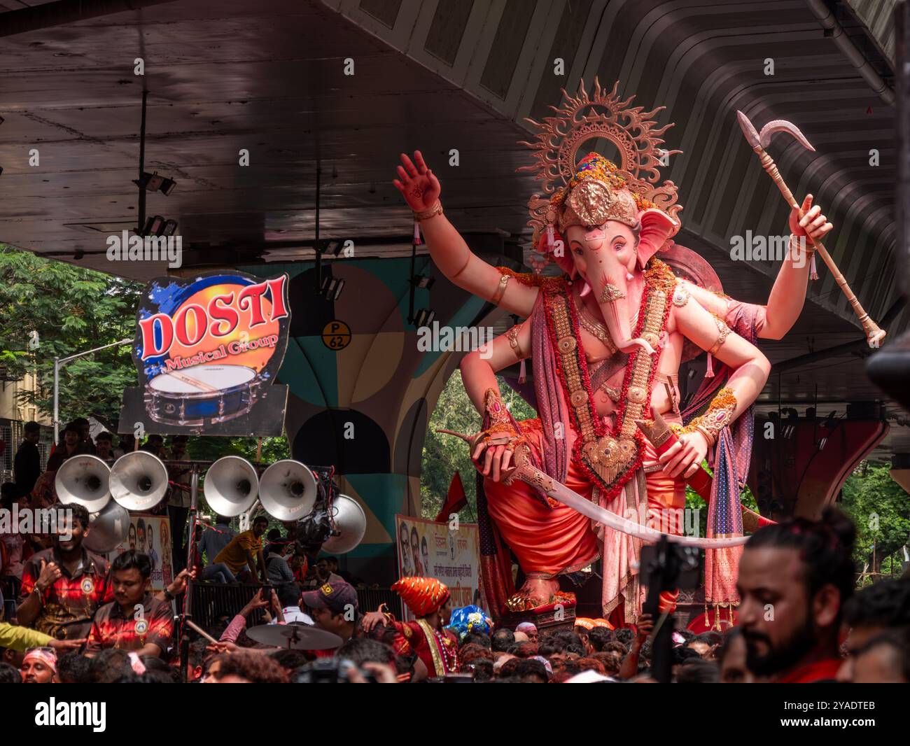 MUMBAI, INDIA - Sept 28, 2023 : Thousands of devotees bid adieu to ...
