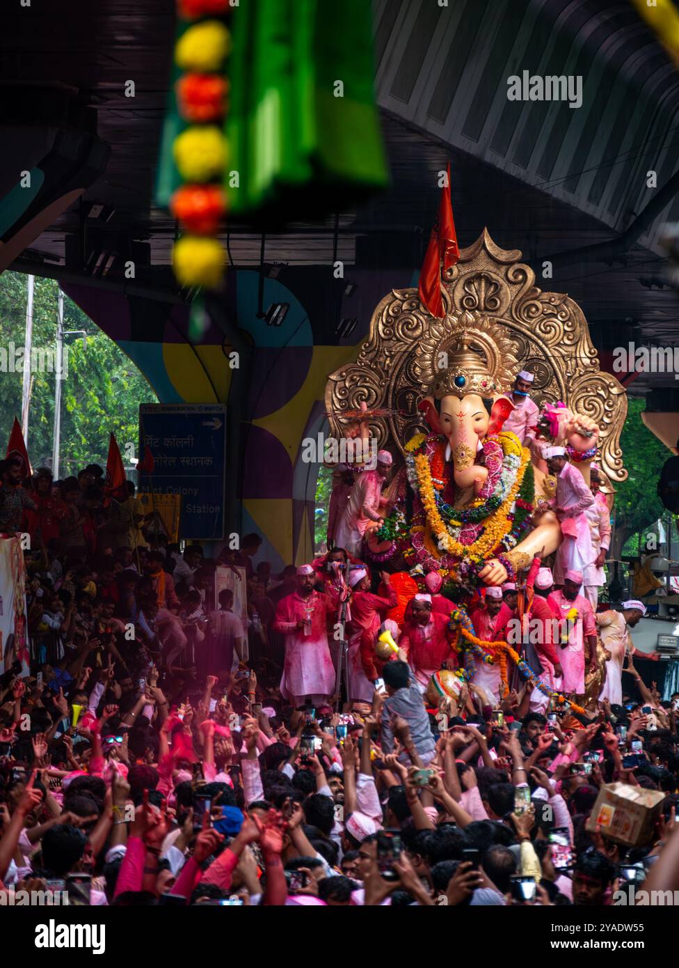 MUMBAI, INDIA - Sept 28, 2023 : Thousands of devotees bid adieu to ...