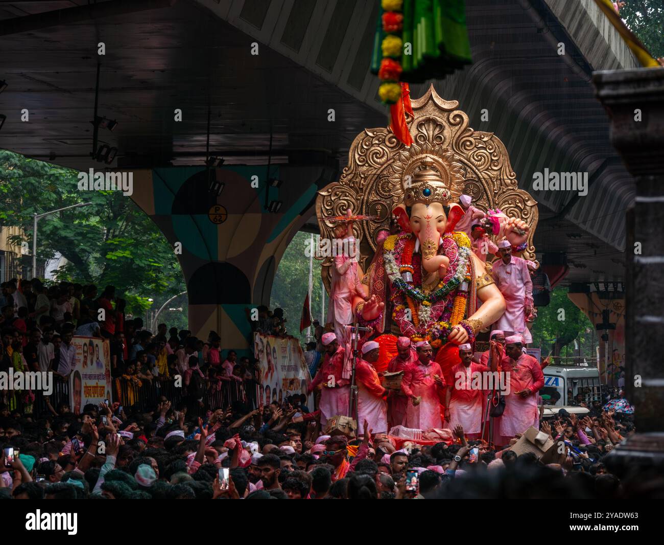 MUMBAI, INDIA - Sept 28, 2023 : Thousands of devotees bid adieu to ...
