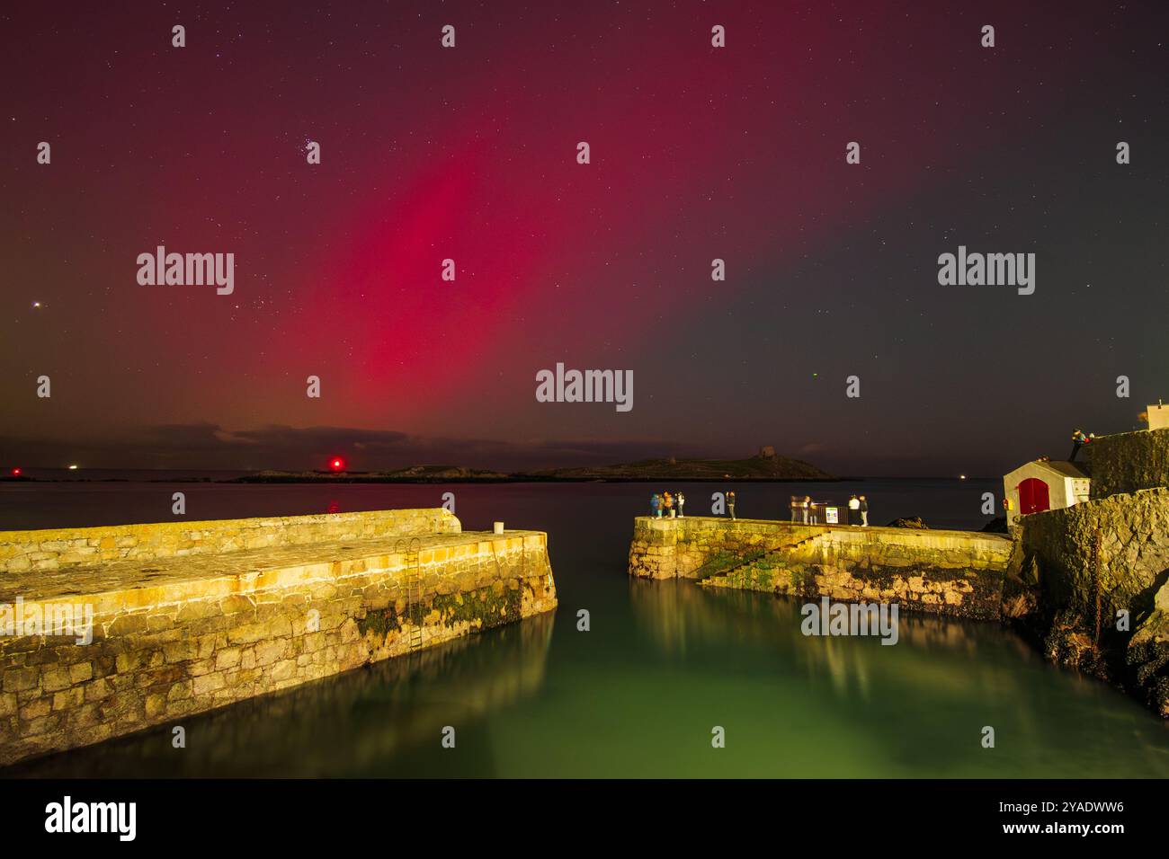 Red aurora rays and SAR arc over Coliemore Harbour from the G4 ...