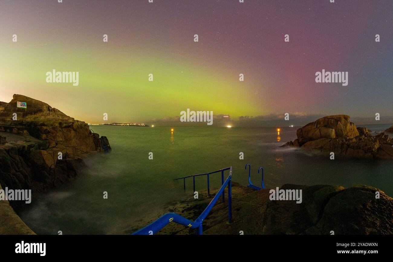 The auroral oval over the Forty Foot during the G4 geomagnetic storm of ...