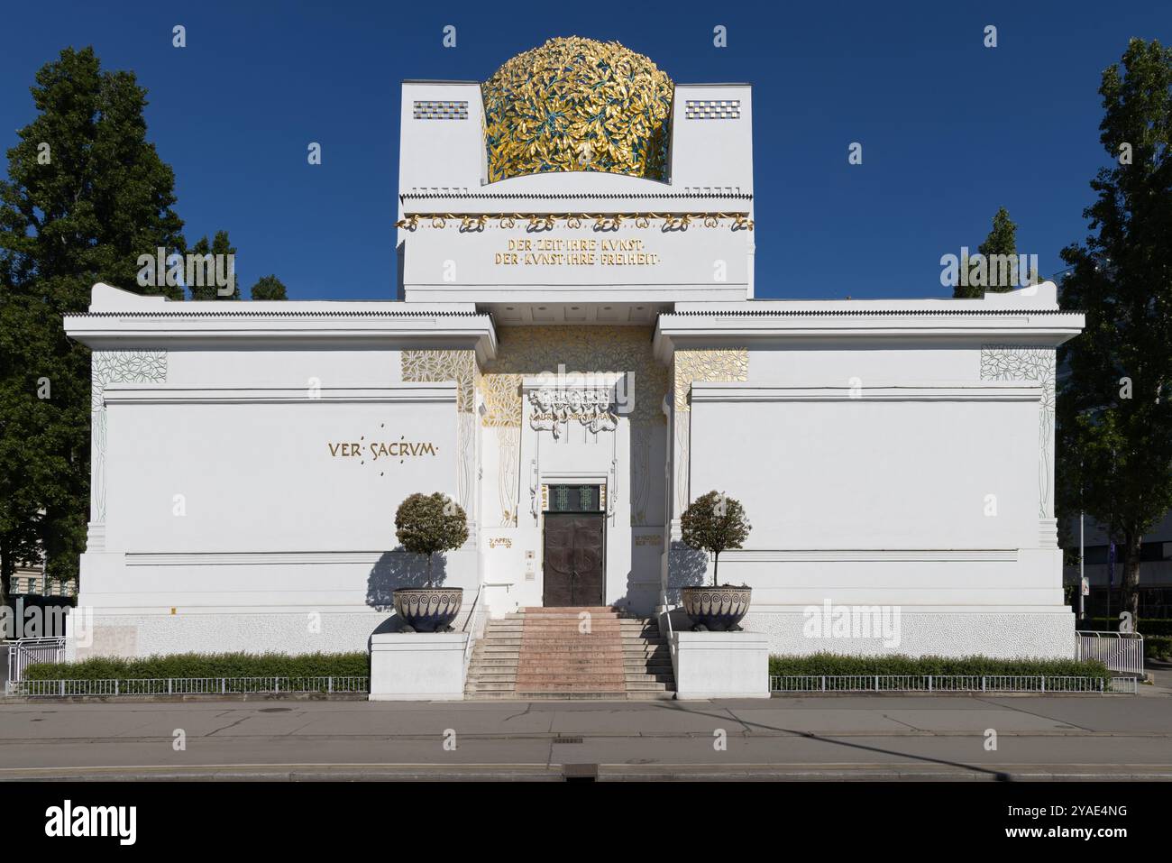 Secession building entrance art hi-res stock photography and images - Alamy