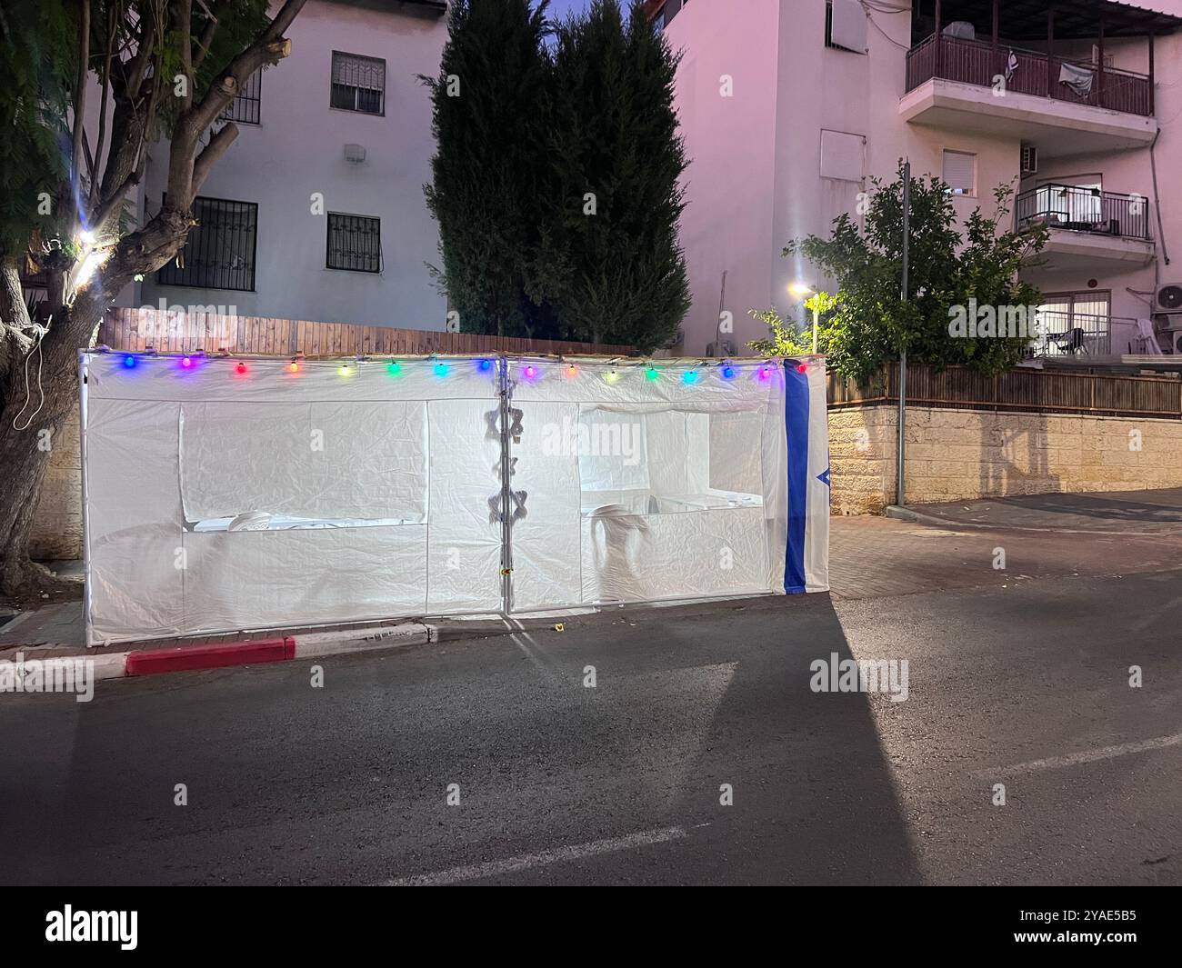 Sukkot booth hi-res stock photography and images - Alamy