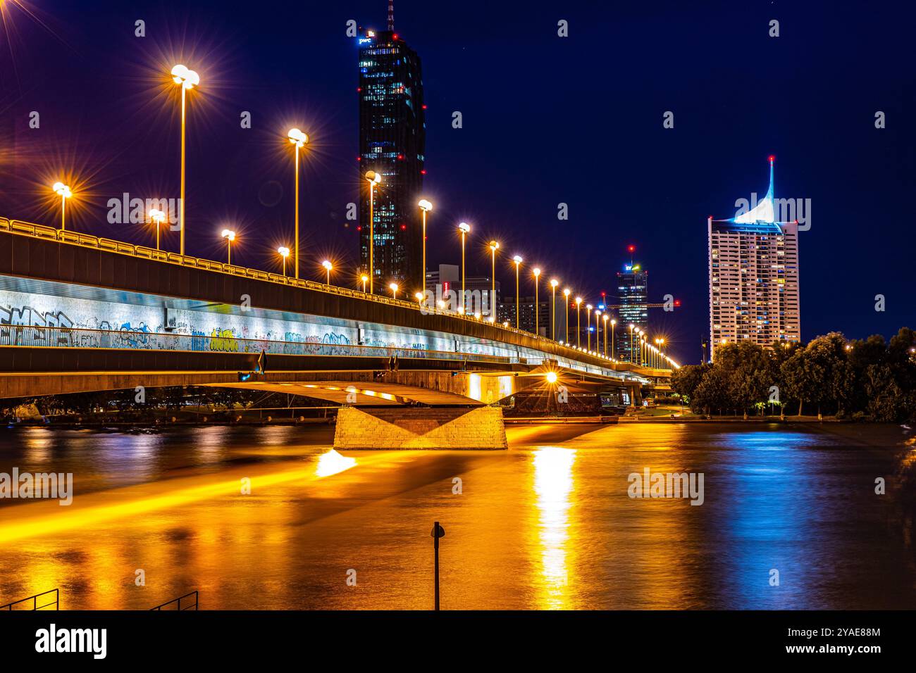 Empire Bridge Vienna, Reichsbrücke Wien, Donauinsel, Danube Island ...