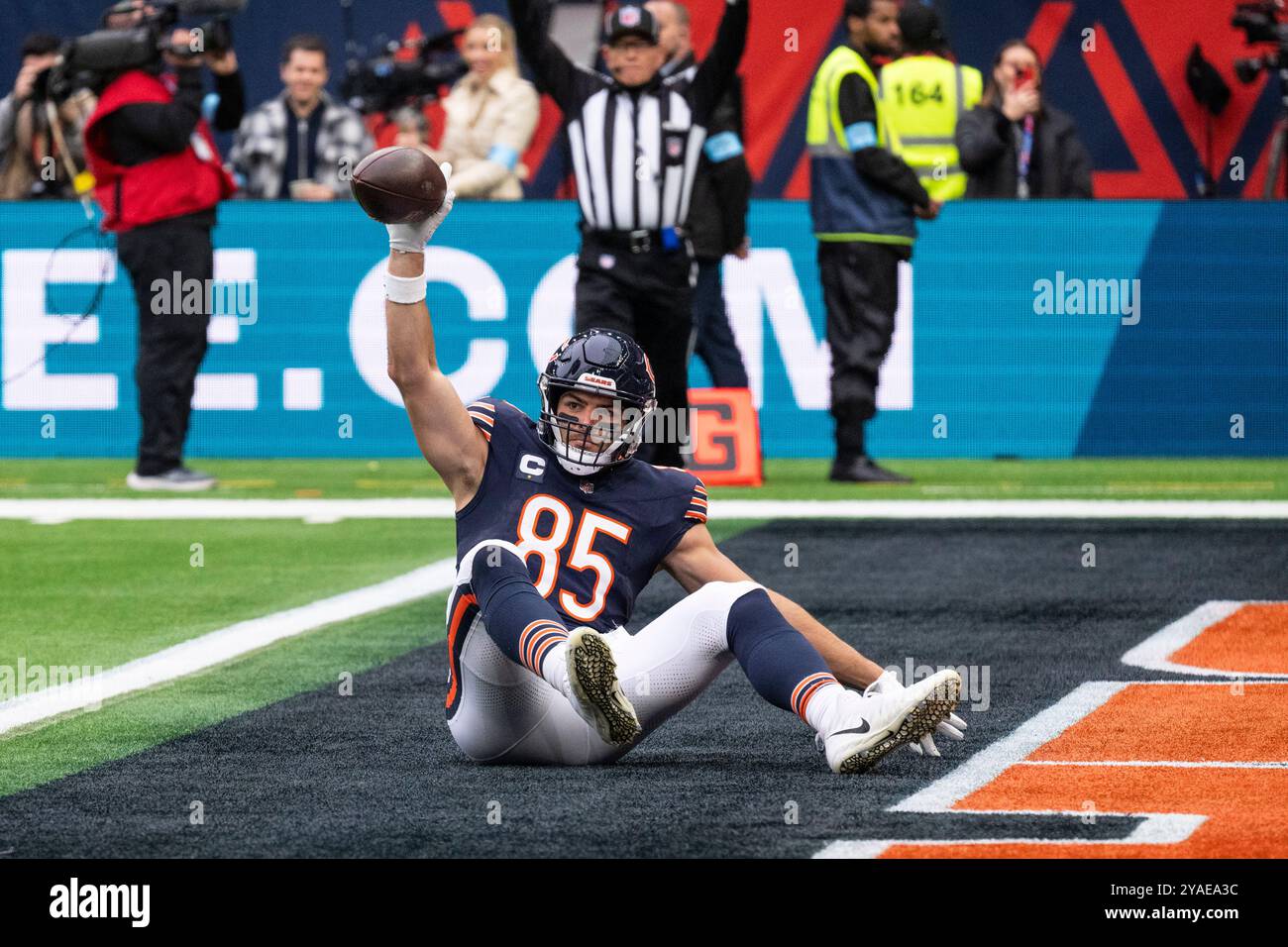 London, UK. 13 October 2024. Chicago Bears tight end Cole Kmet (85 ...