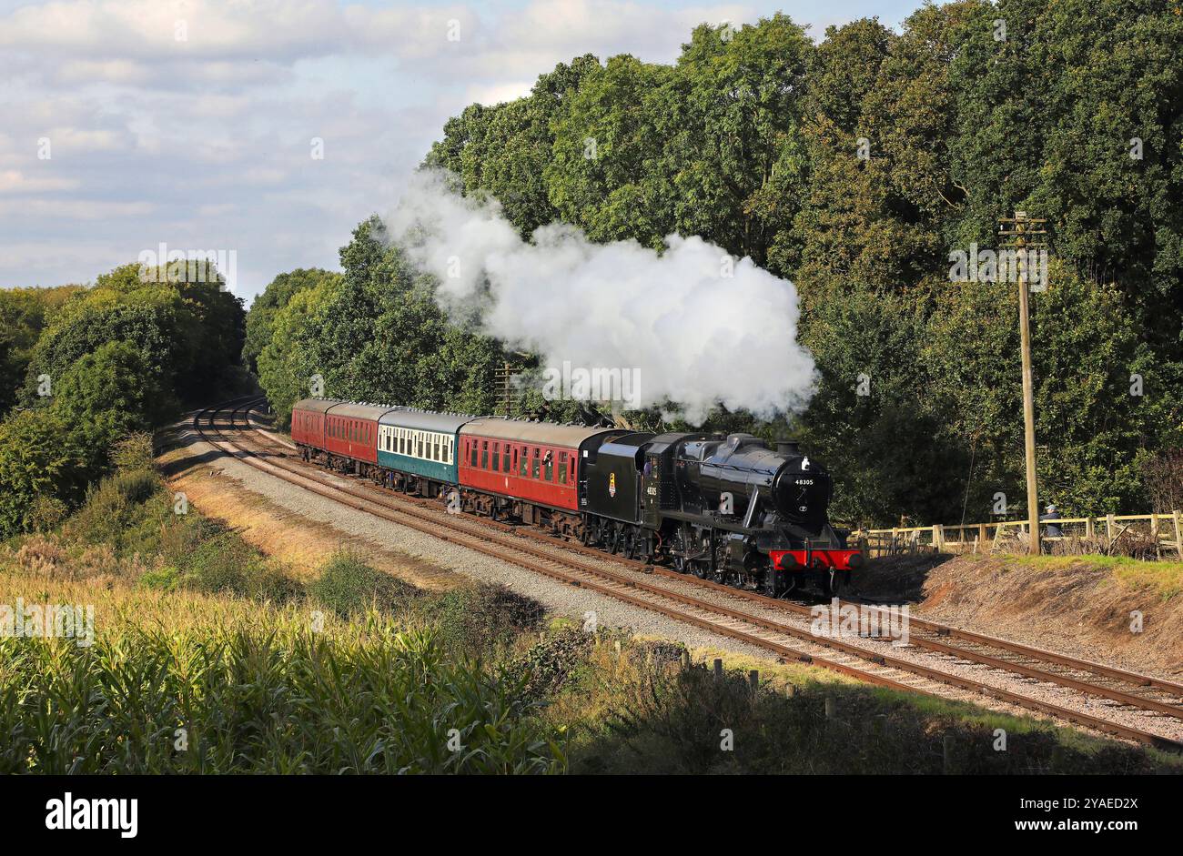 English freight train passes hi-res stock photography and images - Alamy