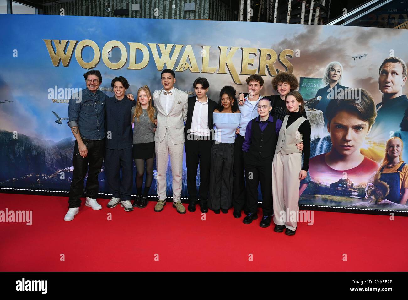 Crew und Cast u.a. Regisseur Damian John Harper l und Schauspieler ...