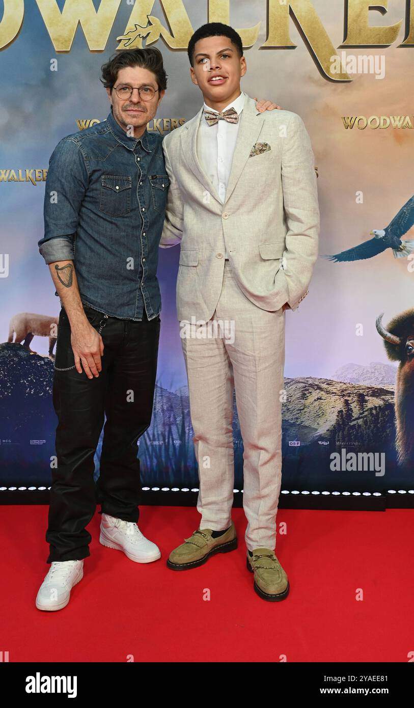 Regisseur Damian John Harper und Schauspieleri Johan von Ehrlich kommt ...