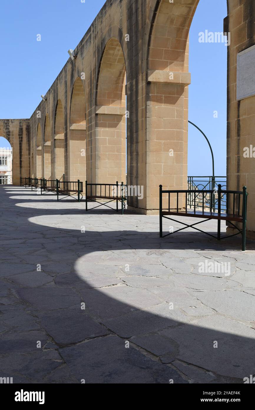 Valletta. Malta. Säulengang. Arkade. Bogengang. Portikus. colonnade ...