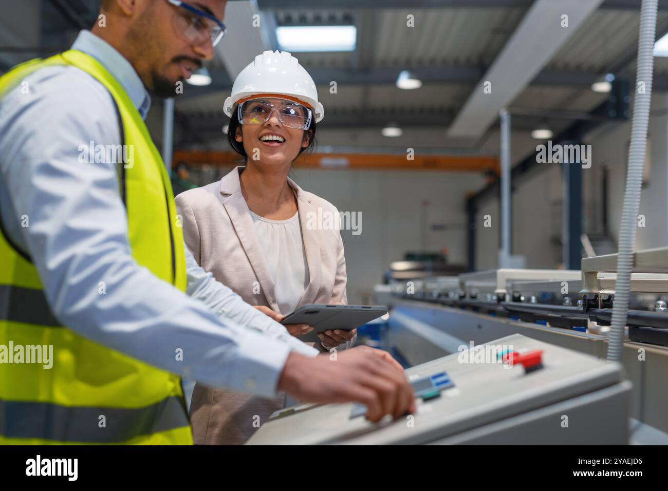 Training employee blue collar hi-res stock photography and images - Alamy