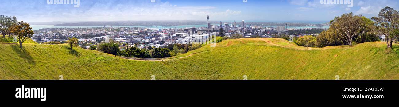View of auckland city from mount eden hi-res stock photography and ...